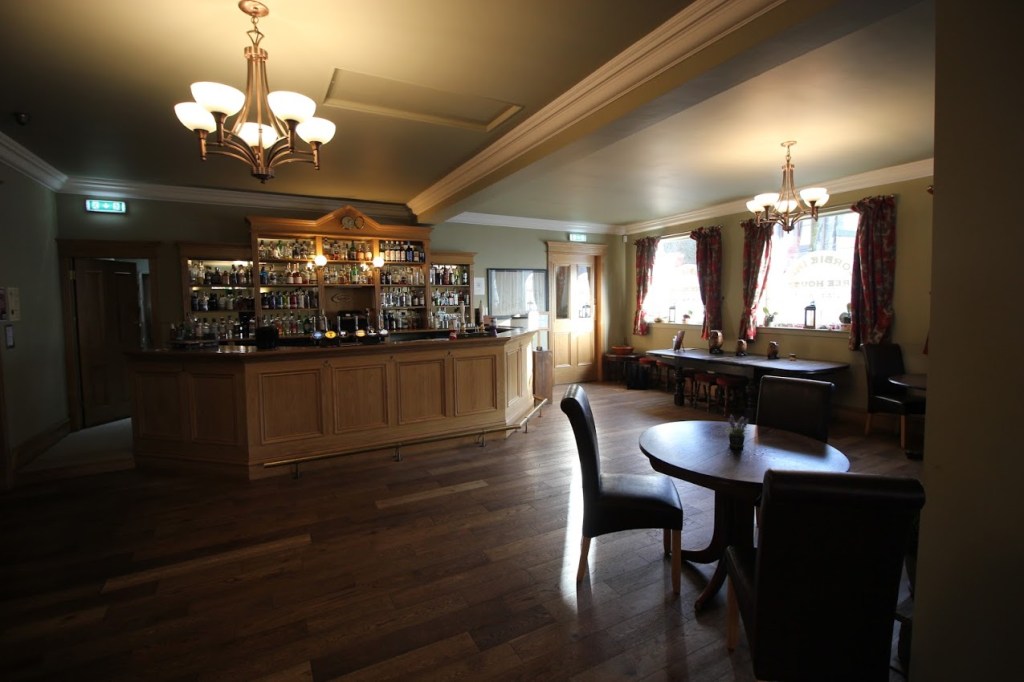 The Corbie Inn – Pub/restaurant in Bo'ness, central Scotland